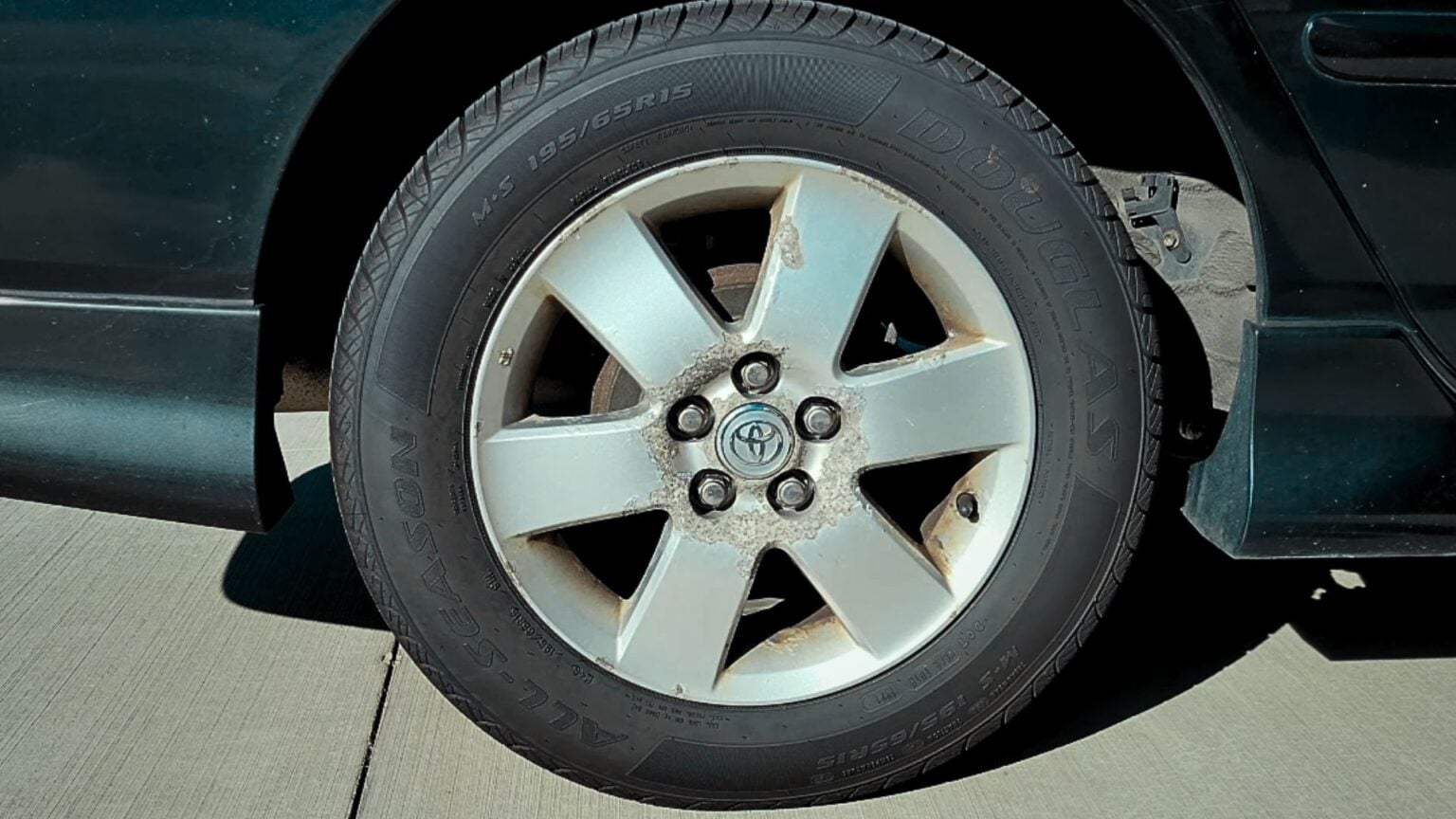 Toyota Corolla Tire Size (2000-2024)